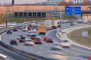 Rote gekreuzte Schrägbalken - Dauerlichtzeichen 2019